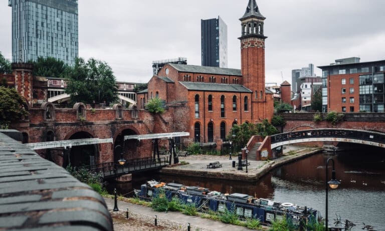 Living in Delph, Greater Manchester - Right Rent